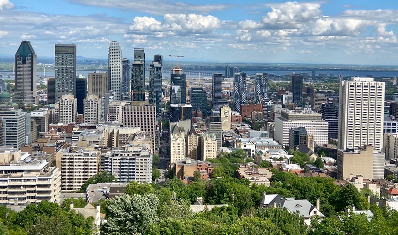 Hiking to the Top of Mont Royal - girllightning